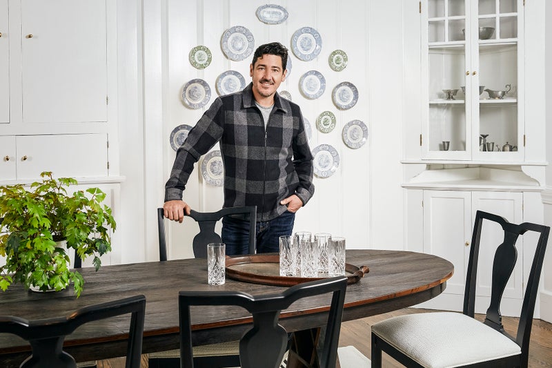 New Kids' Jonathan Knight stars in HGTV's 'Farmhouse Fixer'