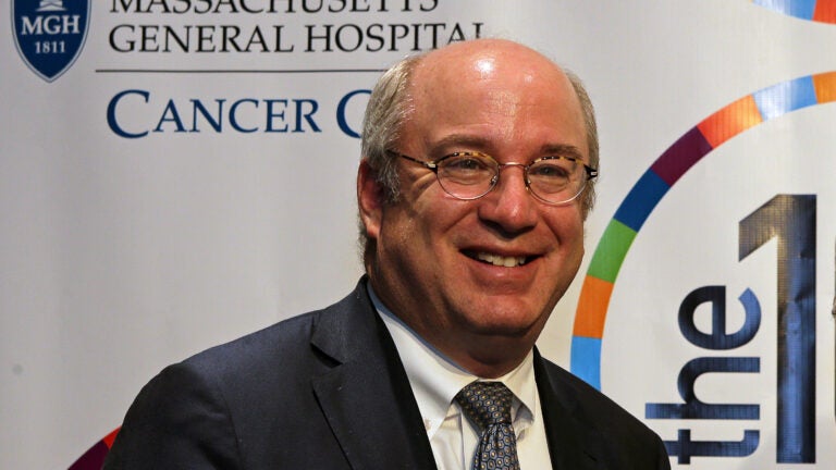 Massachusetts General Hospital president announces that he's stepping down