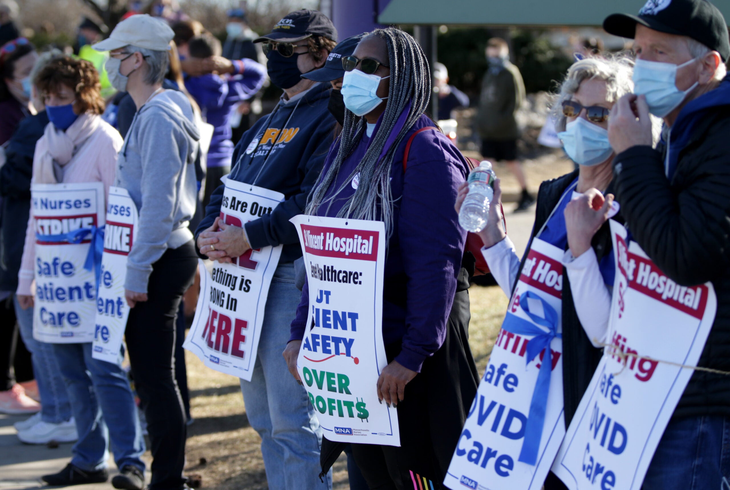 Nurses strike continues in Worcester after renewed negotiations stall