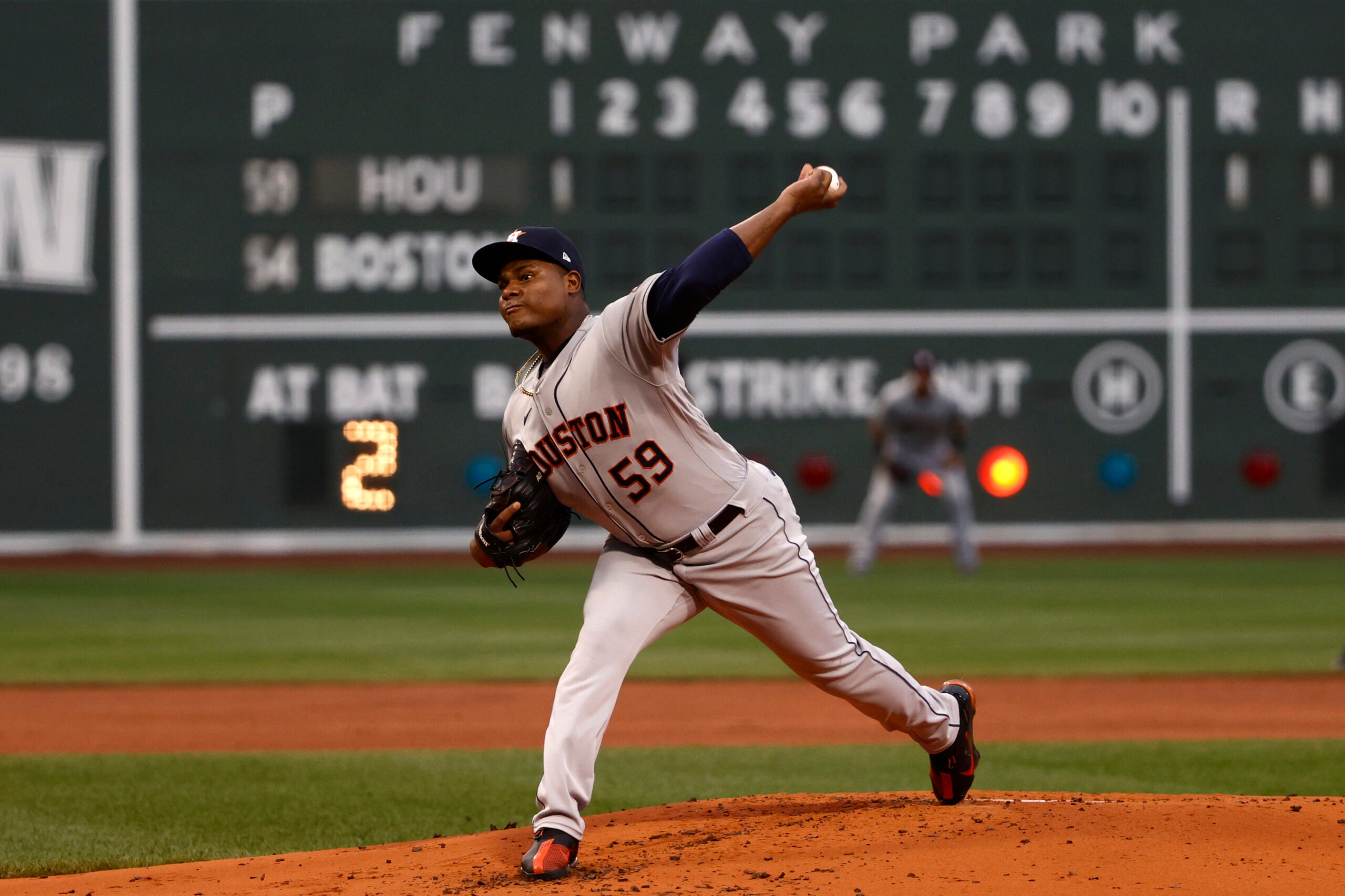 Astros end Boston's 5-game win streak with 7-1 victory at Fenway
