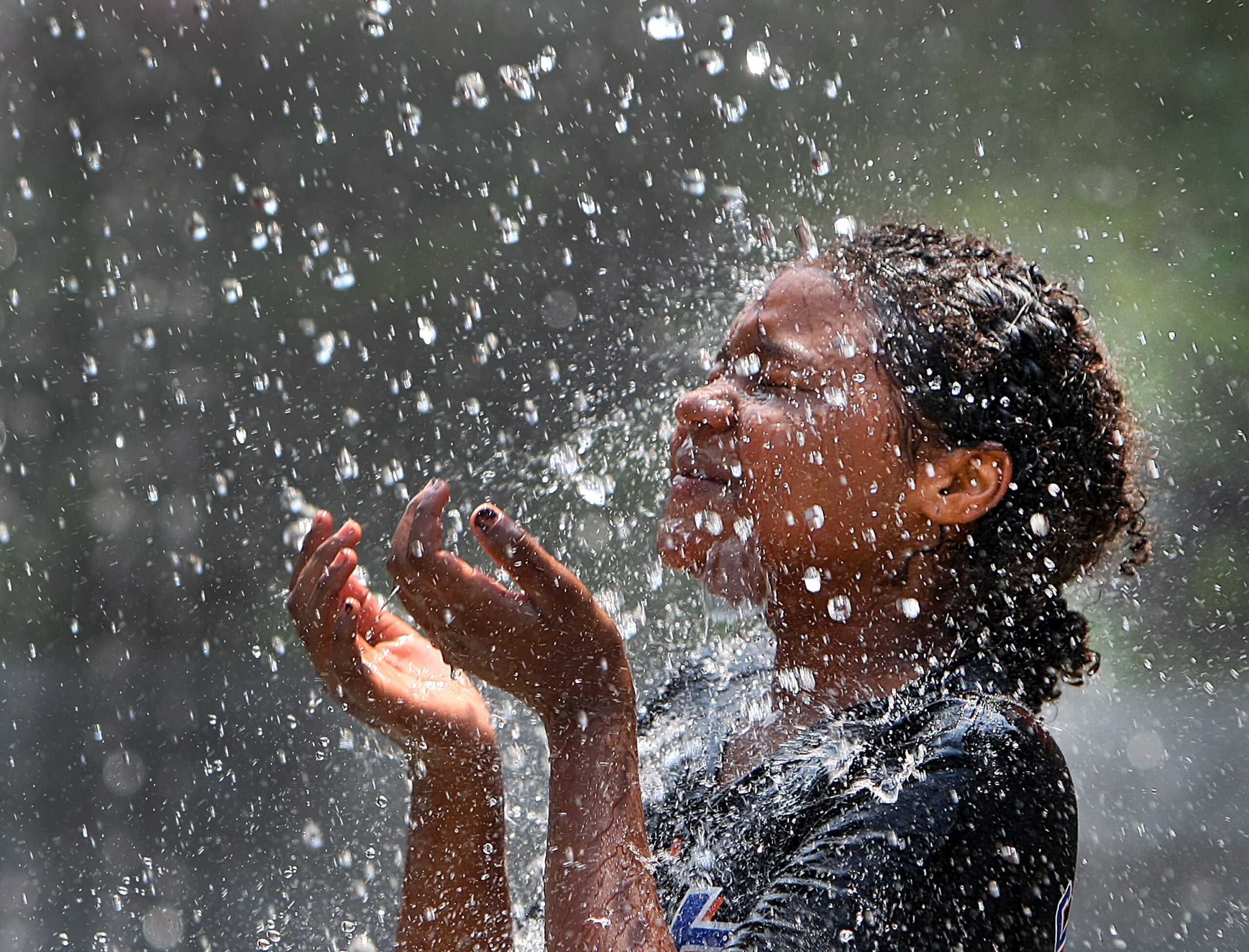 Soaring temps prompt Mass. school districts to announce early dismissal