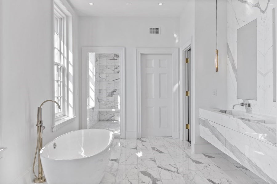 Beverly mansion sells for record price: $18.2 million