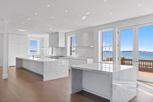 Beverly mansion sells for record price: $18.2 million