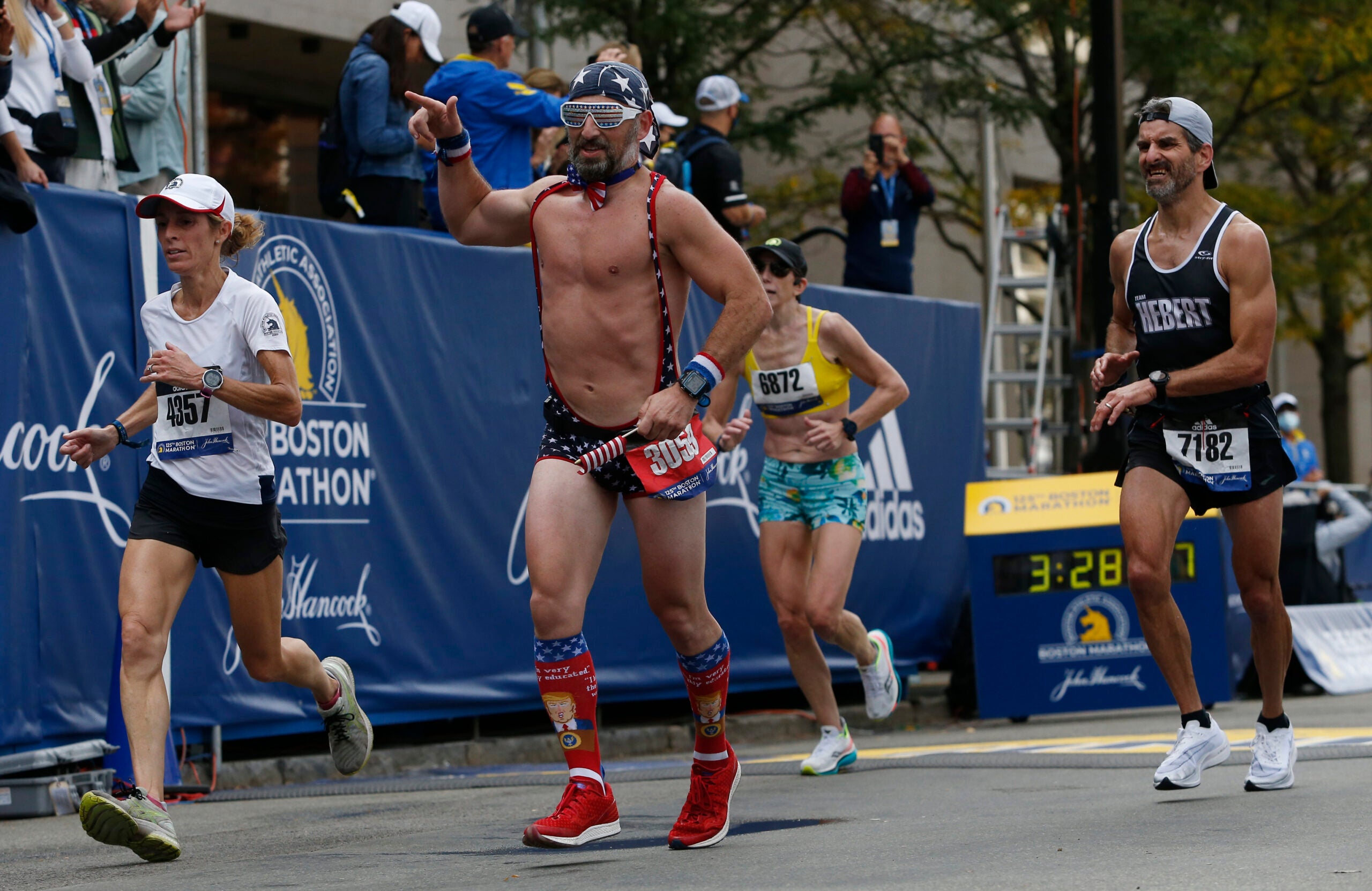 26 photos showing the pure joy and utter exhaustion at the 2021 Boston ...