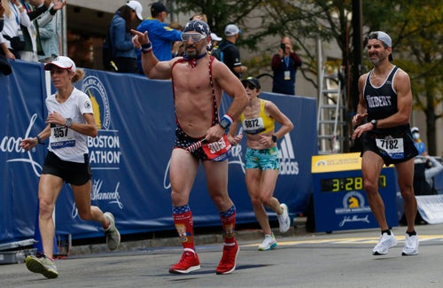 26 photos showing the pure joy and utter exhaustion at the 2021 Boston ...