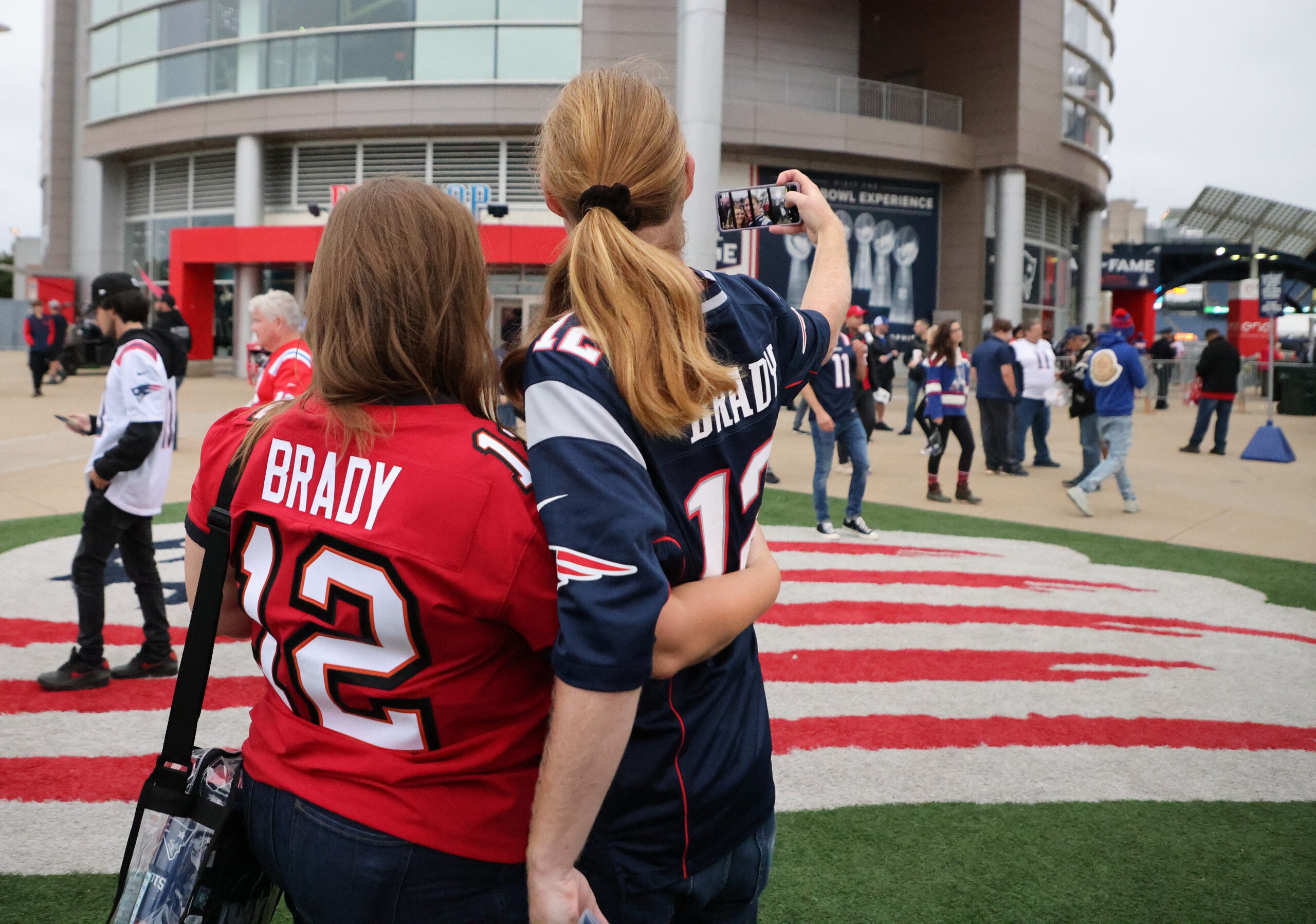 Photos: Fans cheering for — and against — Brady's return to Gillette