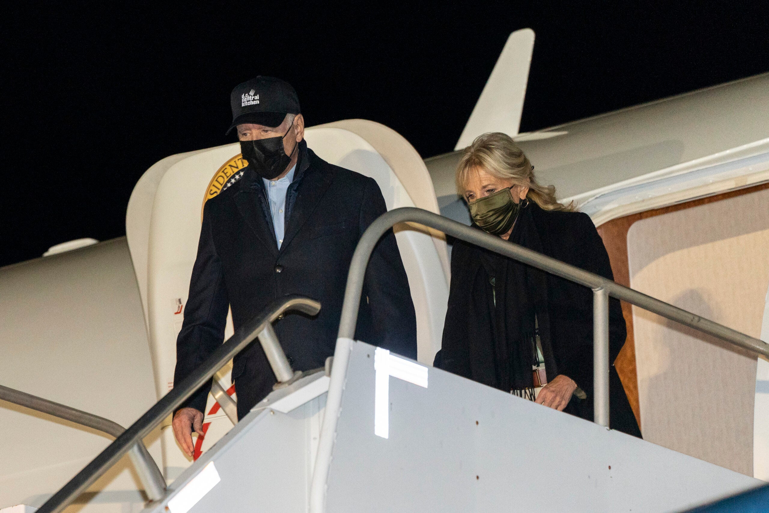 Photos: President Biden and family arrive in Nantucket for Thanksgiving