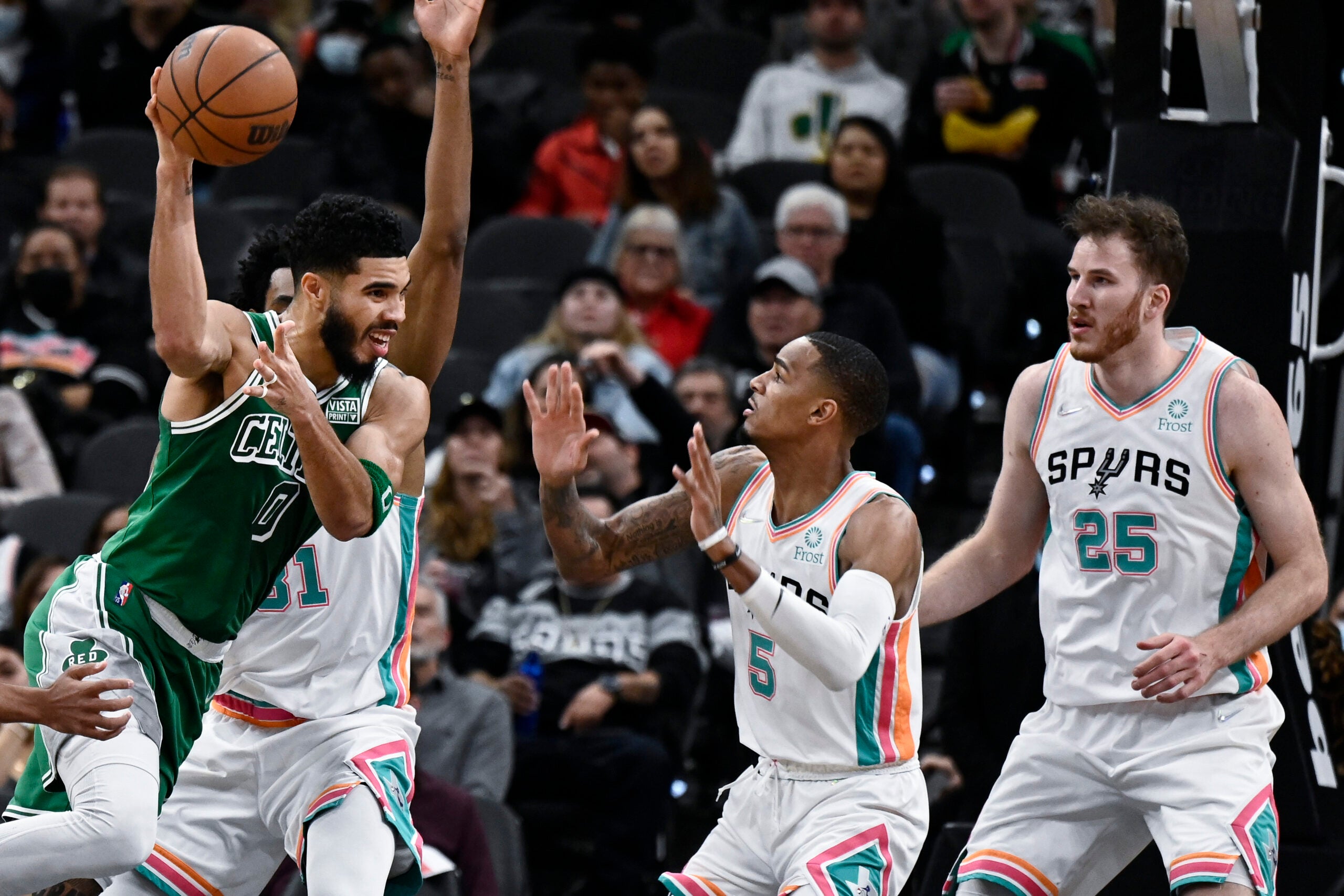 Spurs best Celtics 96-88 after blowing 24-point advantage