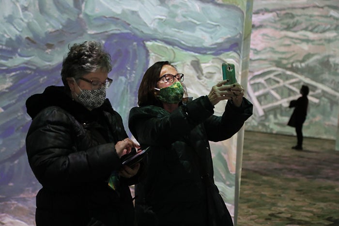 We visited Boston's 2 Van Gogh 'immersive experiences.' Here's which ...