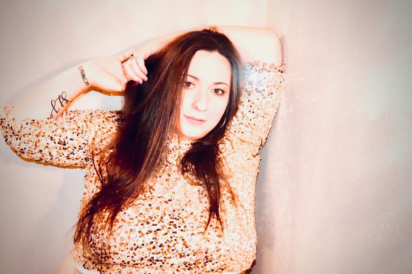 Soothe your soul with the High Falutin' sounds of Gracie Curran ...