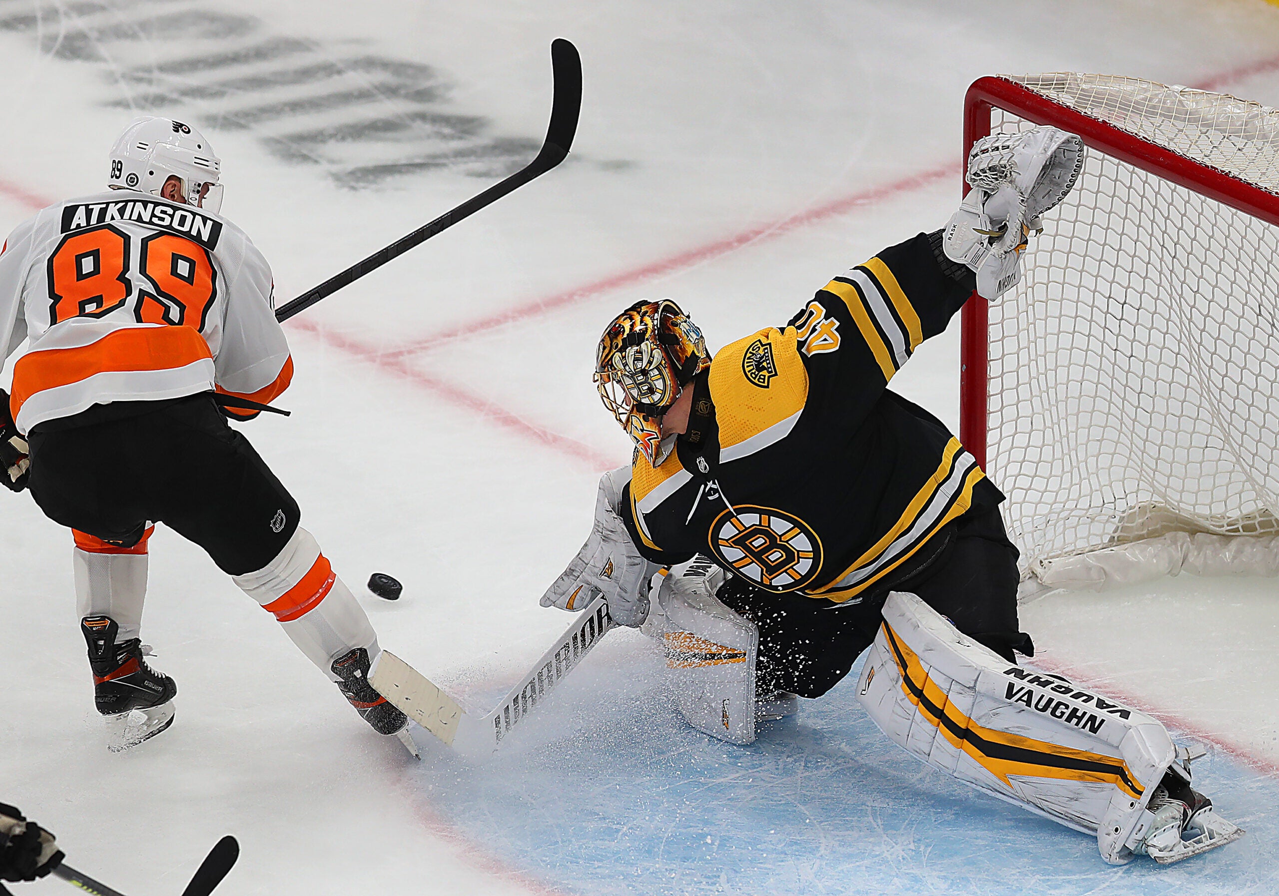 Rask returns, Pastrnak scores hat trick as Bruins top Flyers 3-2