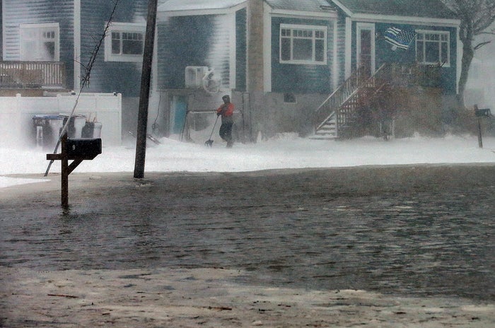 Watch: Snowstorm brings floods in Boston, along Mass. coast