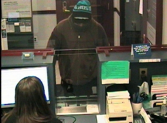 Charlestown man foils bank robbery; captures suspect who passed note to ...