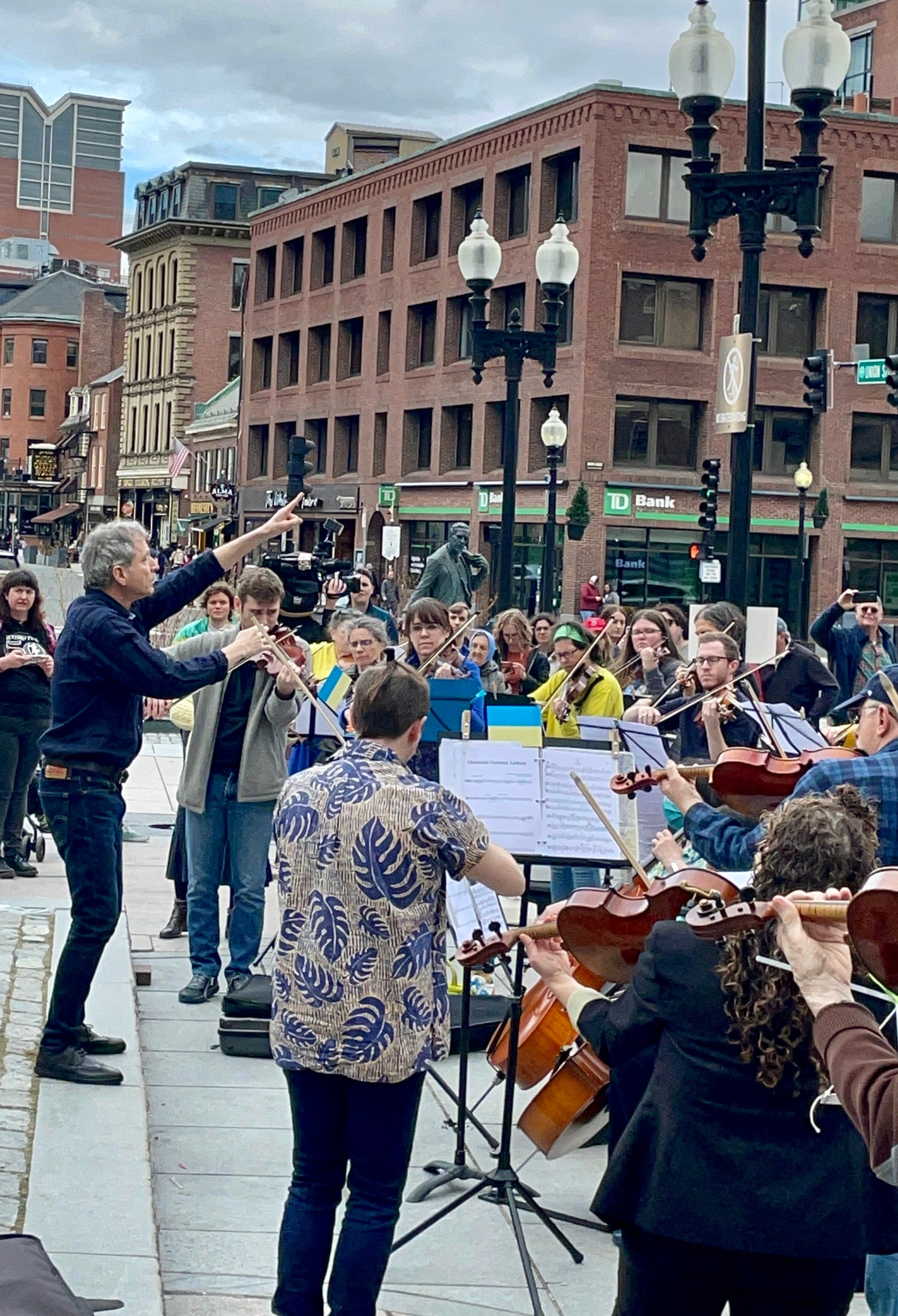 Pop-up orchestra near Faneuil Hall raises funds for Ukraine ...