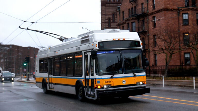 Say goodbye to overhead electric buses in Cambridge. They're being ...