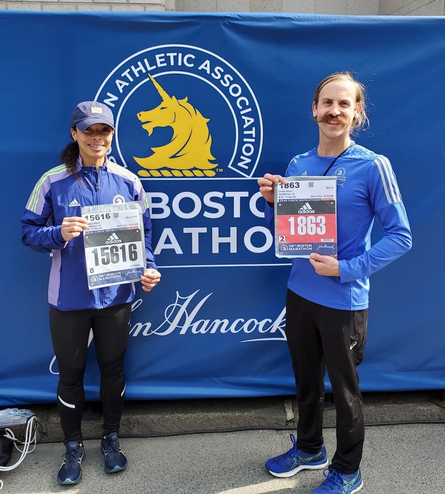 Iowans get engaged at Boston Marathon finish line