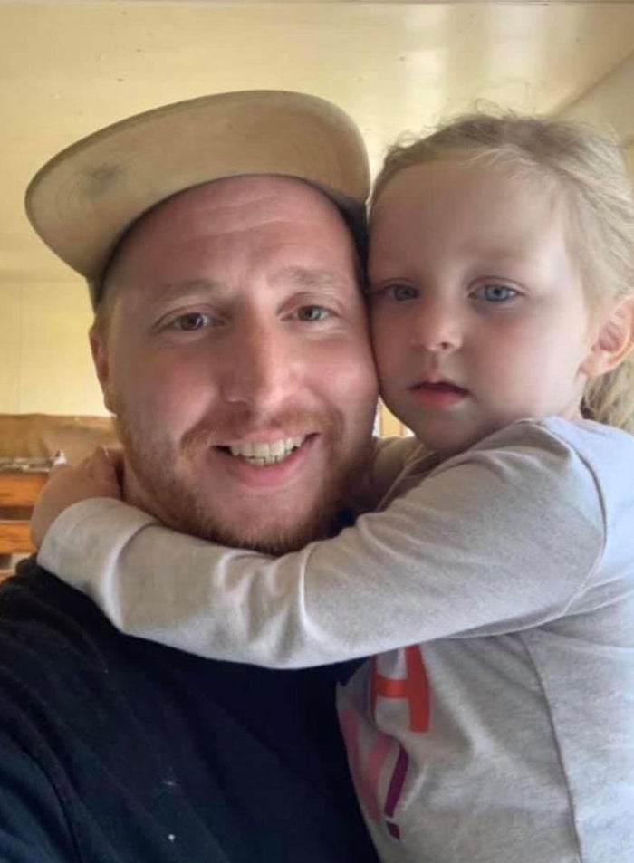 Maine 6-year-old Googles "poliz" and saves dad's life