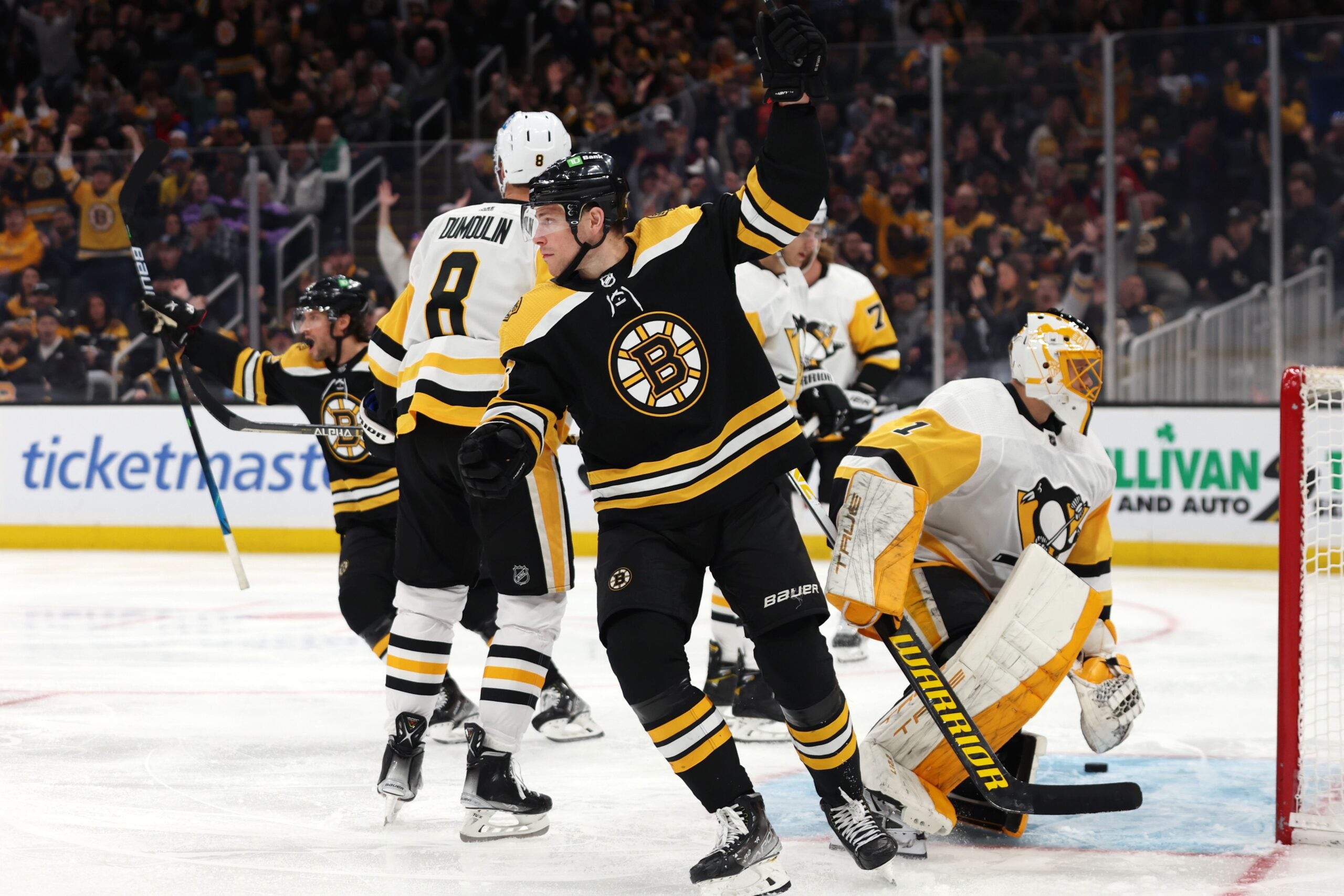 Bruins officially clinch 6th consecutive playoff berth