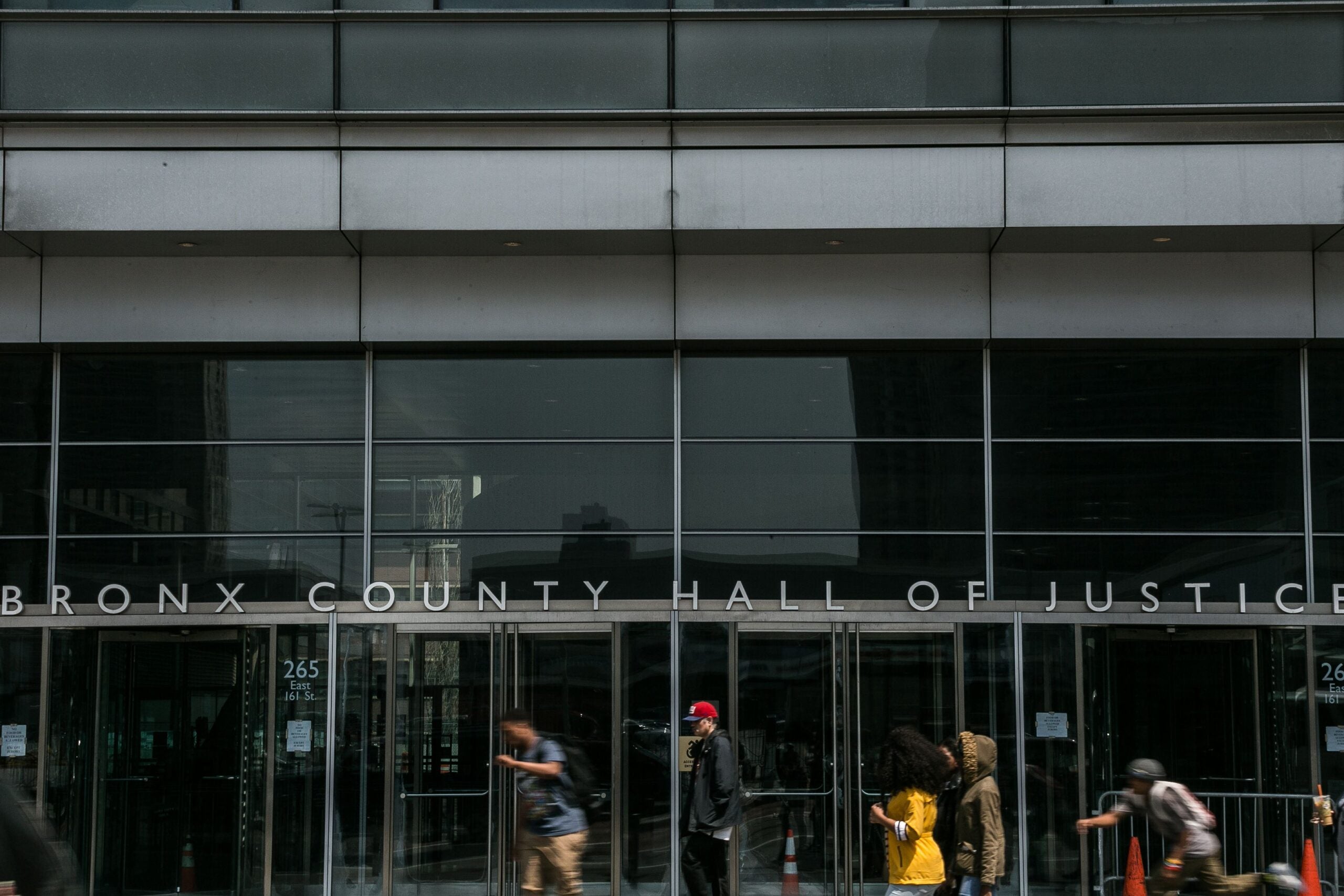 What we know about the security guard in the new Gardner heist video