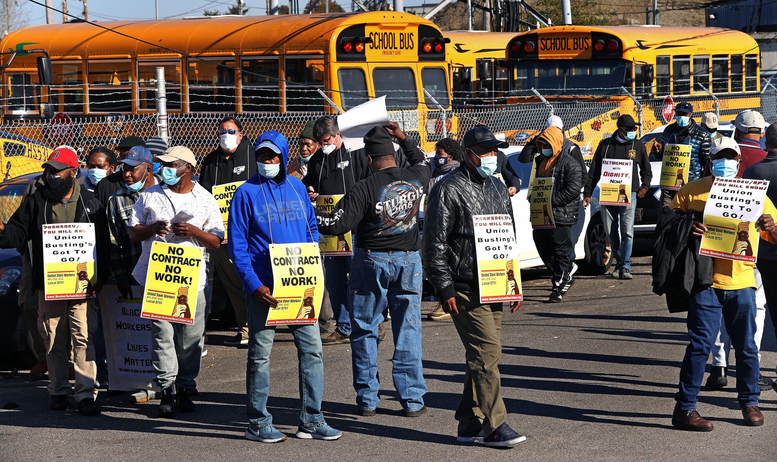 Boston school buses running despite attempt by small group to block ...
