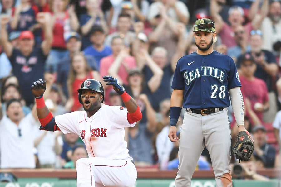 Red Sox' bats struggle again in 10-1 loss to the Rangers