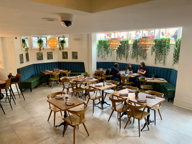 New American cuisine and a tropical atmosphere come together at Eva