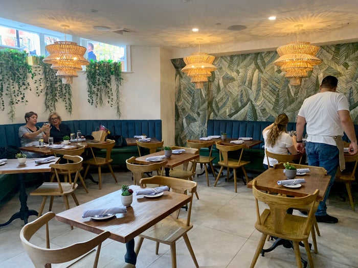 New American cuisine and a tropical atmosphere come together at Eva