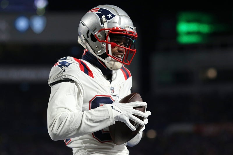 Patriots fans unsurprisingly chanted 'Where is Roger?' during the AFC ...