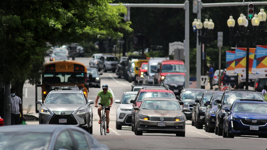 Police stepping up efforts to nab distracted drivers