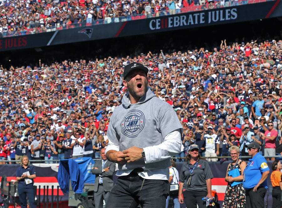 Bill Belichick's rain jacket hood at Patriots camp inspired a deluge of ...