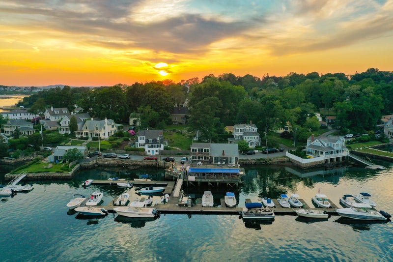 8 places to eat by the water on the North Shore