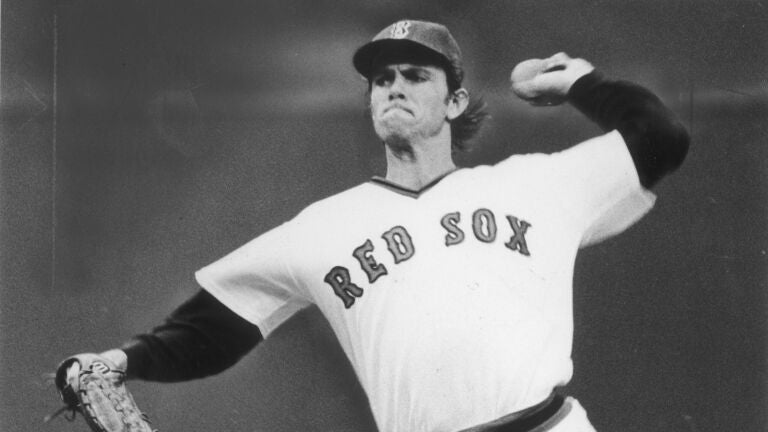Former Red Sox pitcher Bill Lee, 75, collapses at exhibition game