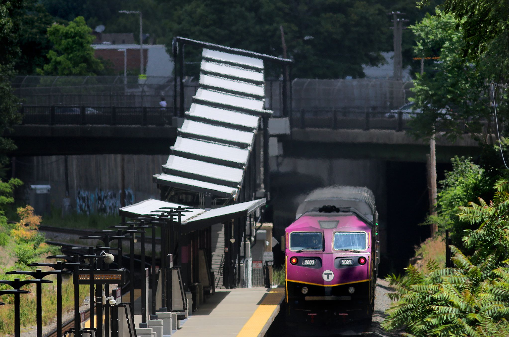 Major, hours-long delays plagued the commuter rail this weekend