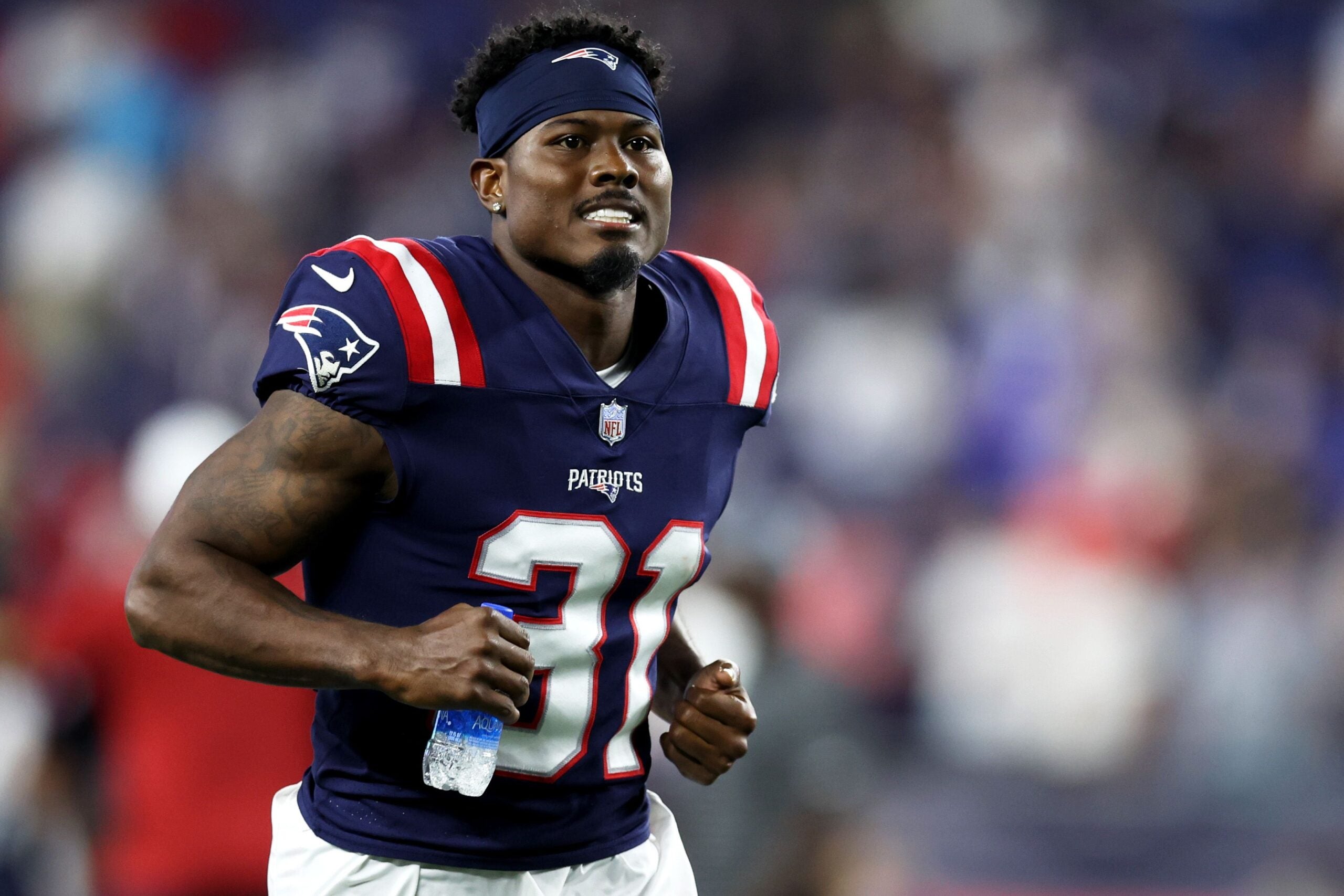 Jonathan Jones weighs in on controversial roughing-the-passer call