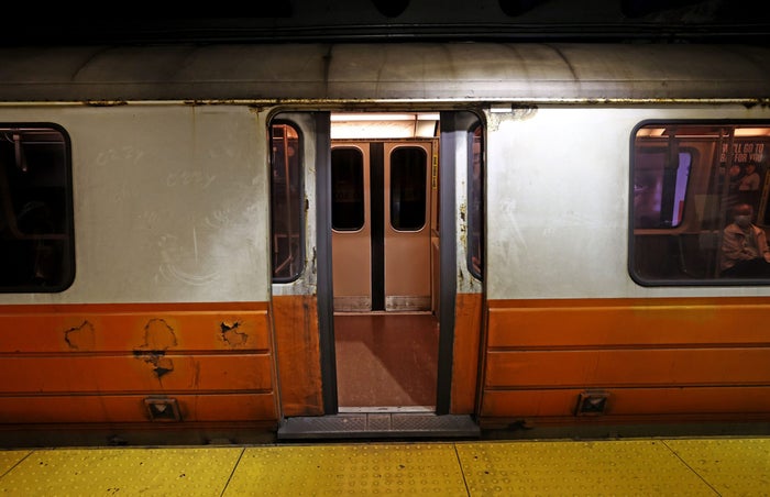 The new Red Line cars feature more space and new seats. Here's a look.