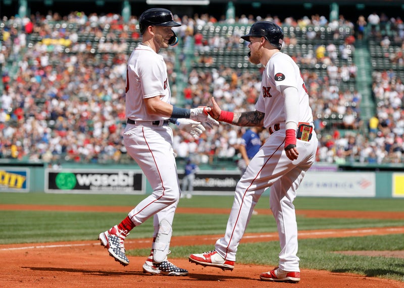 Watch Dustin Pedroia's sprawling, 180-degree home-plate scramble to score the game-winning run
