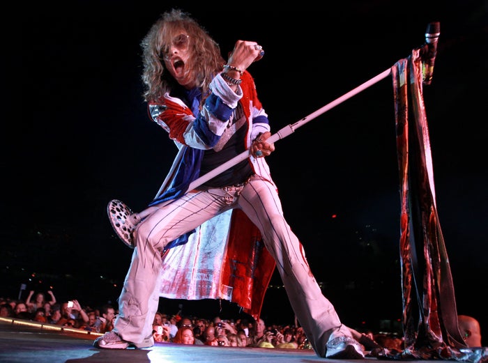 Steven Tyler enters rehab after relapse