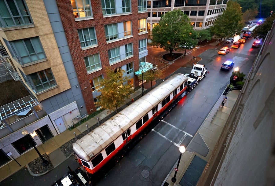 Photos: See the old Orange Line trains head to the scrapyard