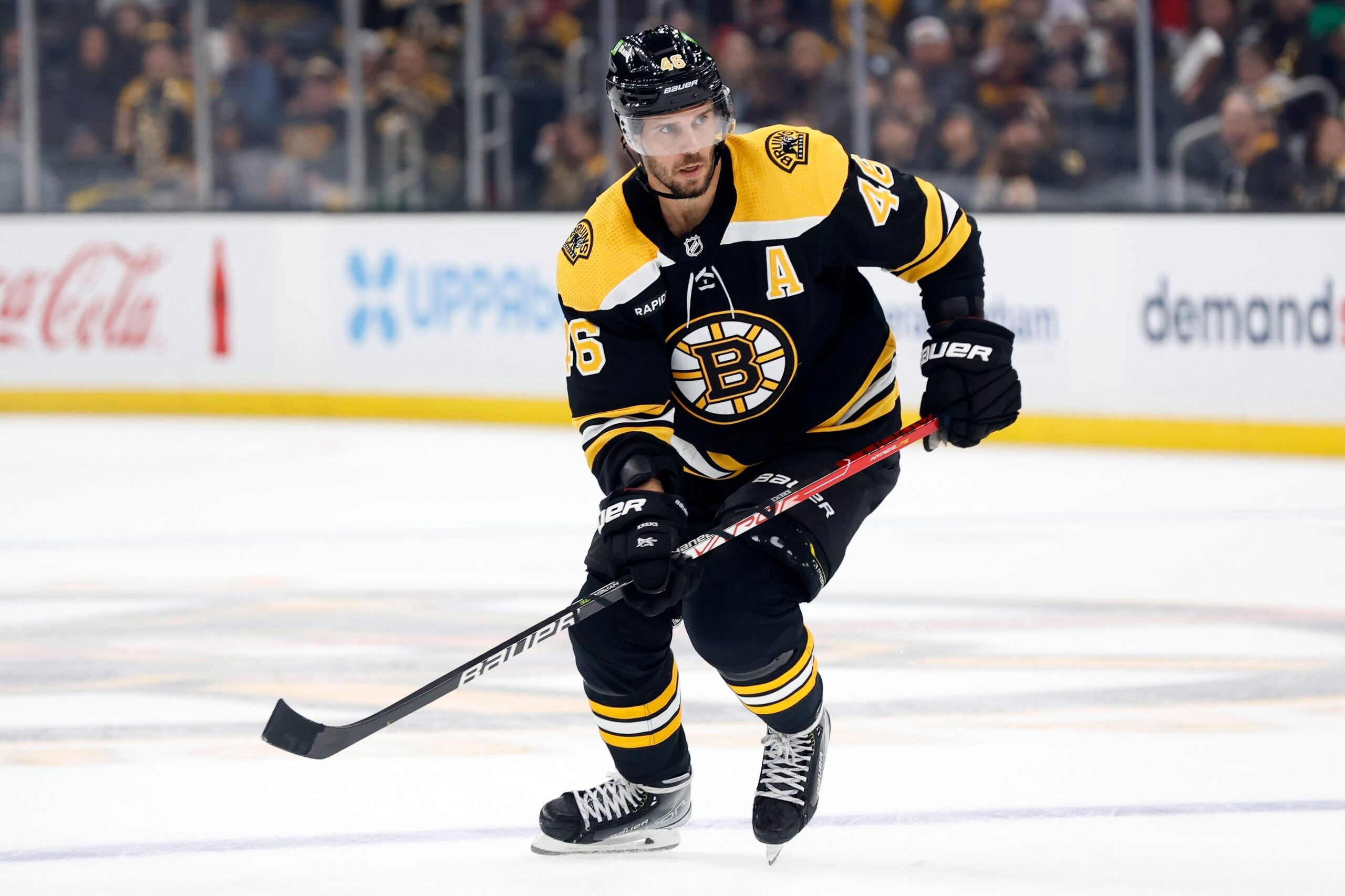 Bruins defenseman Charlie McAvoy gets engaged to college girlfriend ...