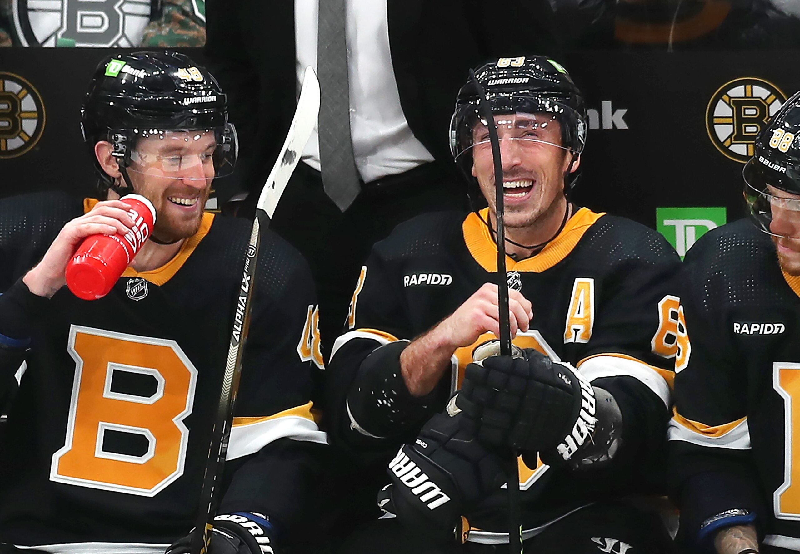 Bruins defenseman Charlie McAvoy gets engaged to college girlfriend ...