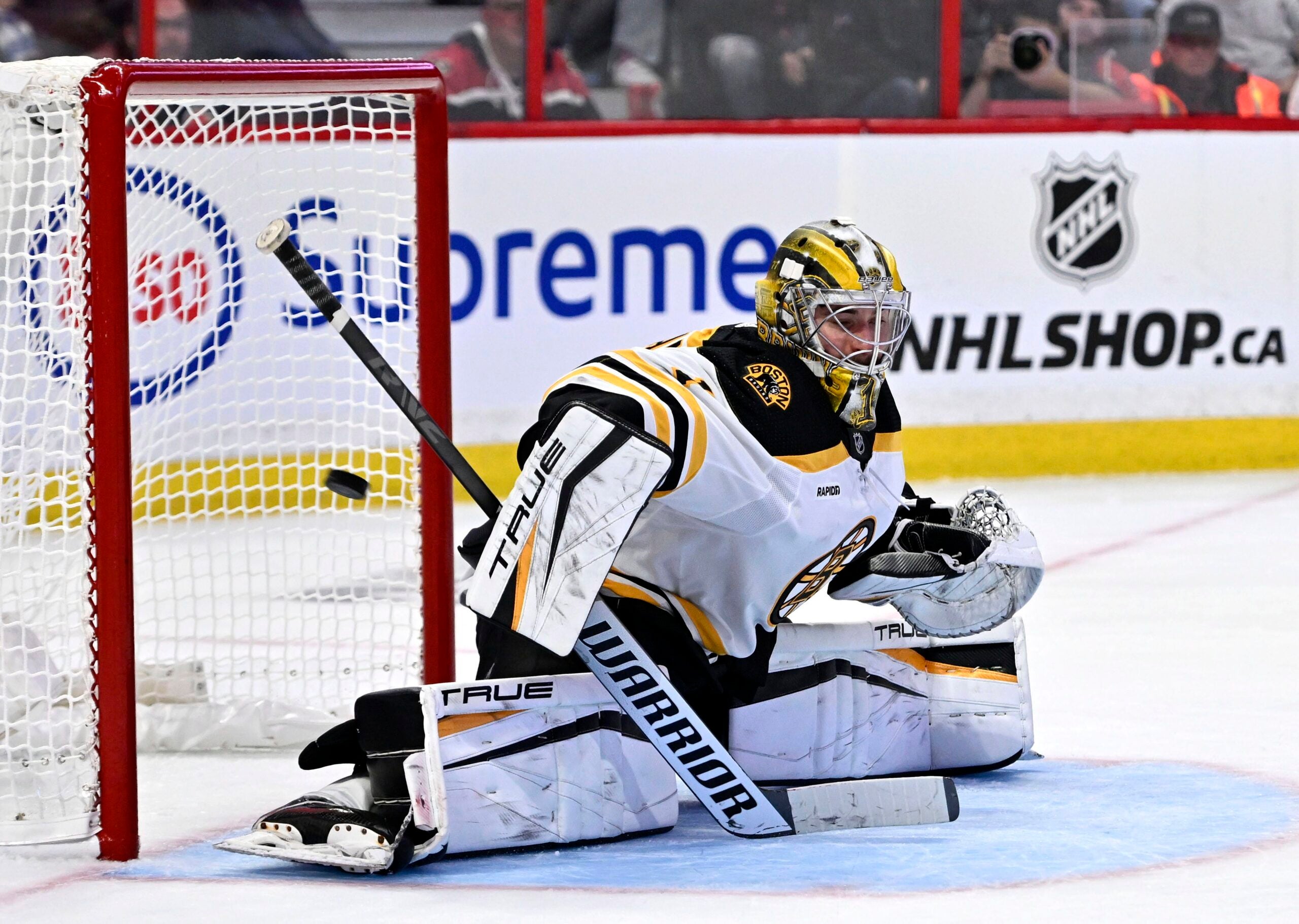 Bruins defenseman Charlie McAvoy gets engaged to college girlfriend ...