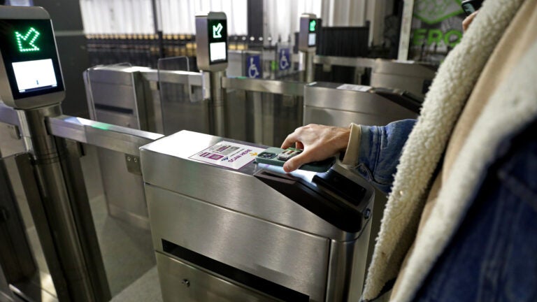First few days of new fare gates at North Station pose a challenge to ...