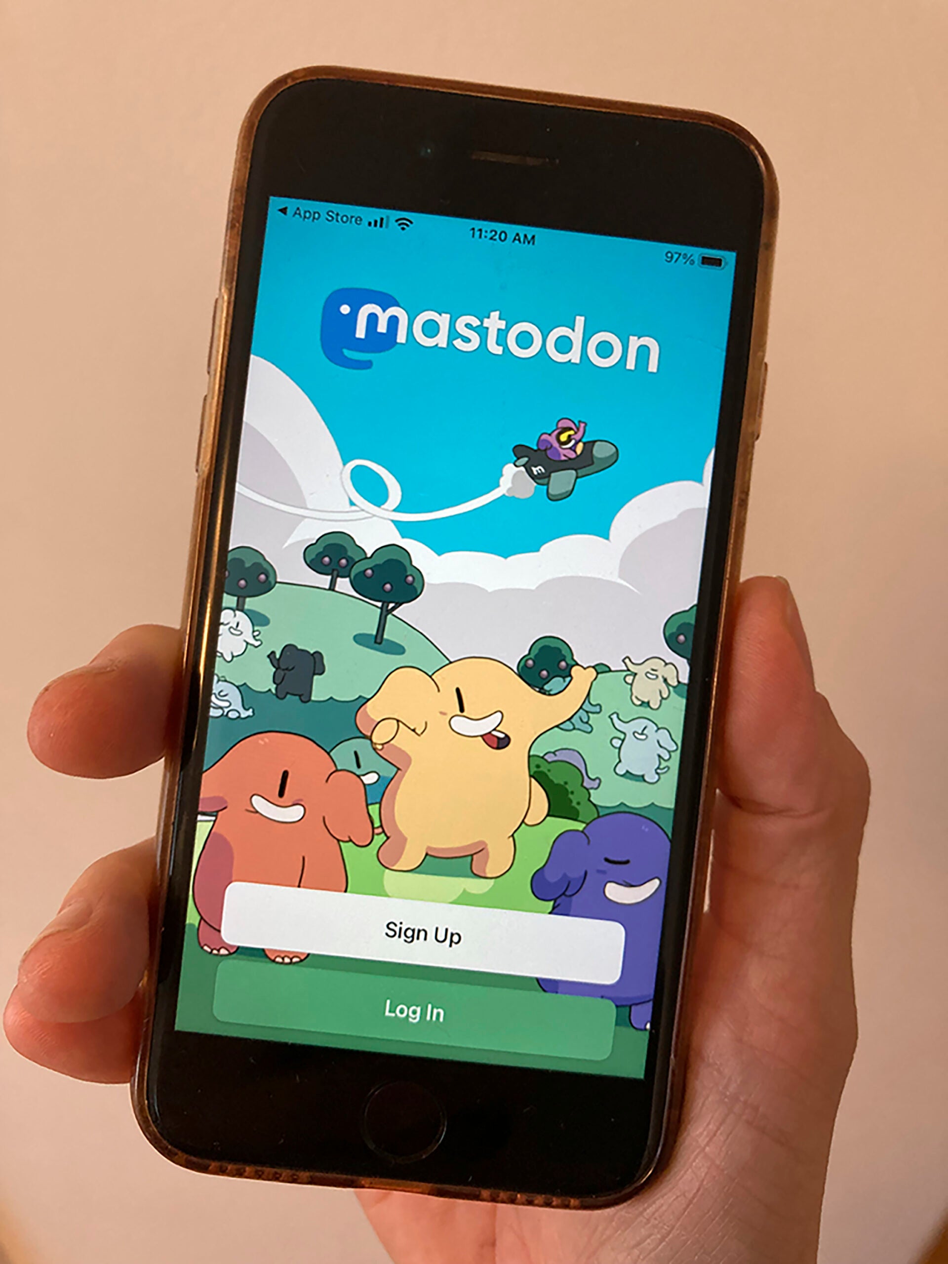 That famous sailor kiss, 70 years later