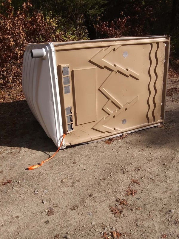 'Knuckleheads' toss portable toilet into R.I. pond