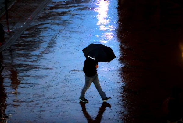 David Epstein: Labor Day weekend starts cooler, then ends hot and humid