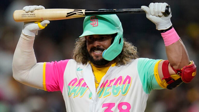 Red Sox reportedly sign catcher Jorge Alfaro