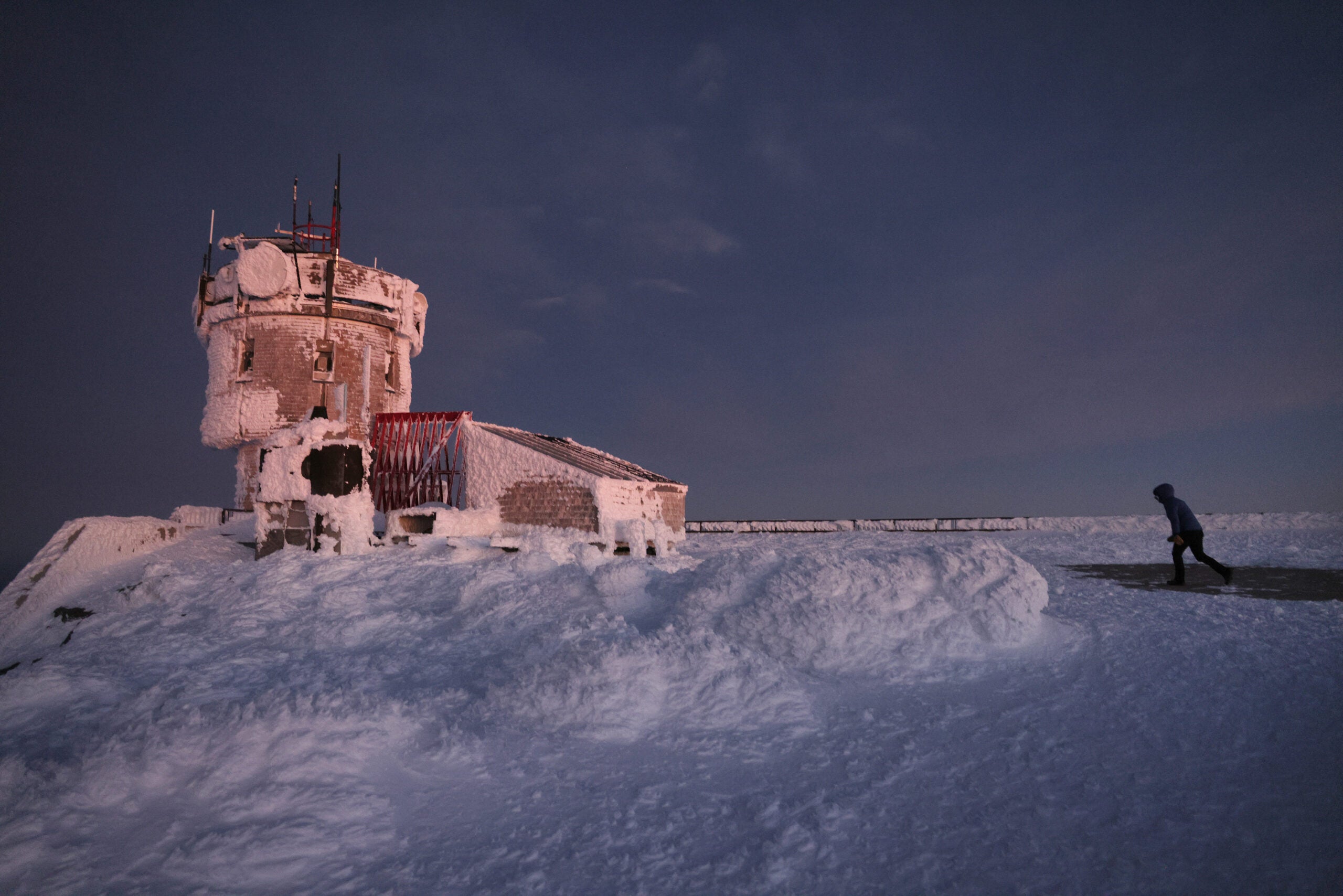 Mount Washington Observatory Inside