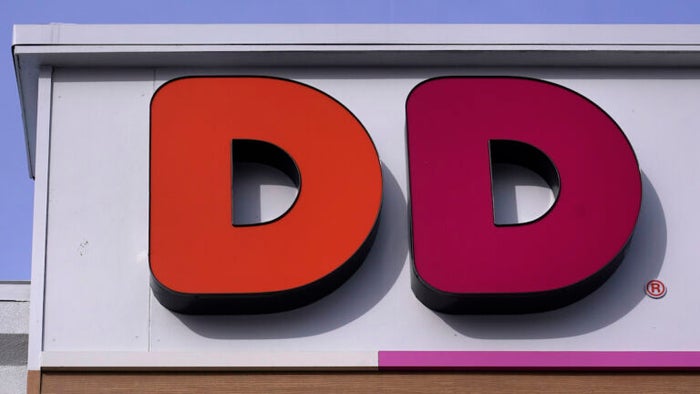 How many Dunkin' locations are on the Boston Marathon route?