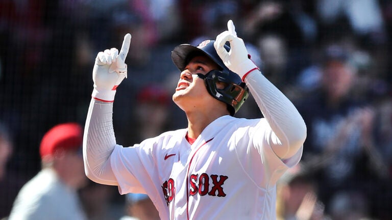 Yu Chang hits hardest homer of his career with new dad power