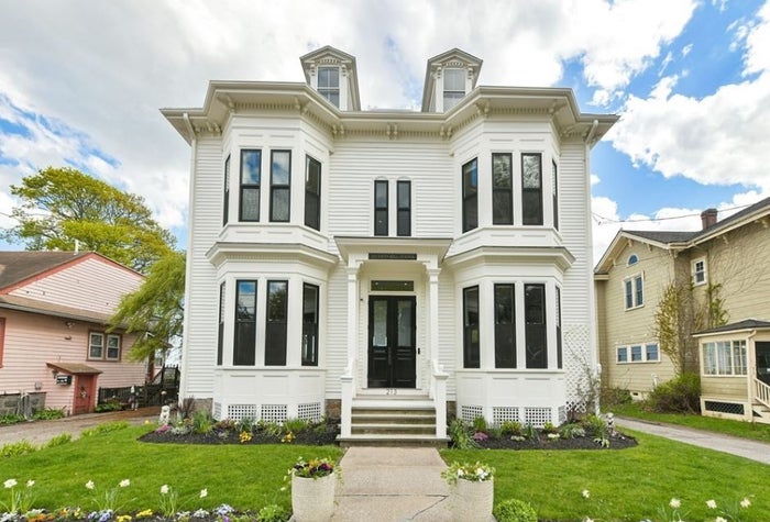Listed: Peek inside a Victorian on Boston's Malibu Beach